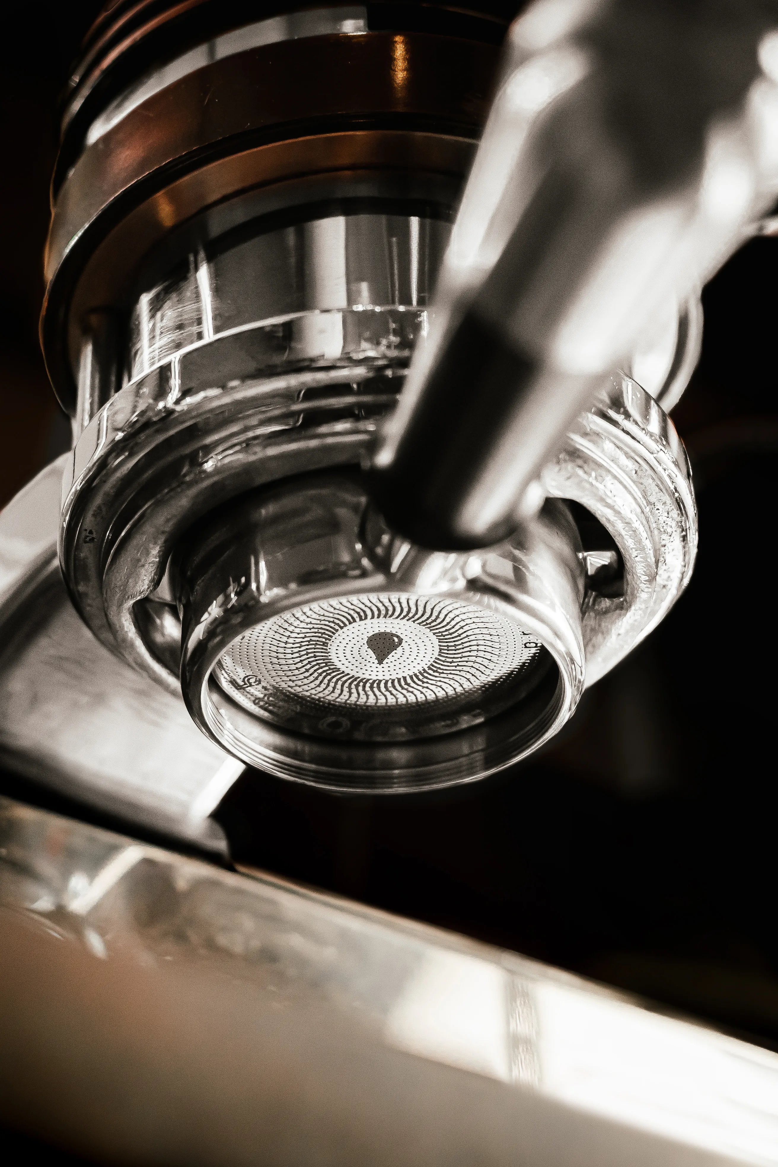 How to Use a Bottomless Portafilter – Pesado 58.5